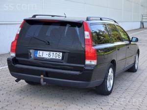 Black Volvo V70 2005 in Riga, with an engine capacity of 2.40 L and mileage of 286 thousand km for 1990 €, photo 19 on AUTOMOTO.COM.LV