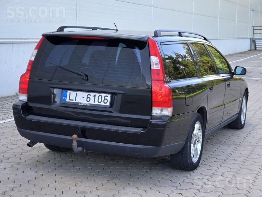 Black Volvo V70 2005 in Riga, with an engine capacity of 2.40 L and mileage of 286 thousand km for 1990 €, photo 19 on AUTOMOTO.COM.LV