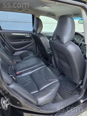 Black Volvo V70 2005 in Riga, with an engine capacity of 2.40 L and mileage of 286 thousand km for 1990 €, photo 23 on AUTOMOTO.COM.LV