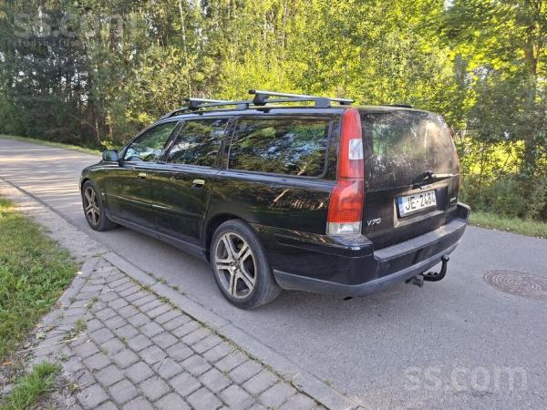 Melns Volvo V70 2005 Jēkabpils, ar dzinēja tilpumu 2.40 L un nobraukumu 349 tūkst. km par 1650 €, foto 3 vietnē AUTOMOTO.COM.LV