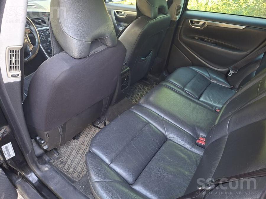 Melns Volvo V70 2005 Jēkabpils, ar dzinēja tilpumu 2.40 L un nobraukumu 349 tūkst. km par 1650 €, foto 7 vietnē AUTOMOTO.COM.LV