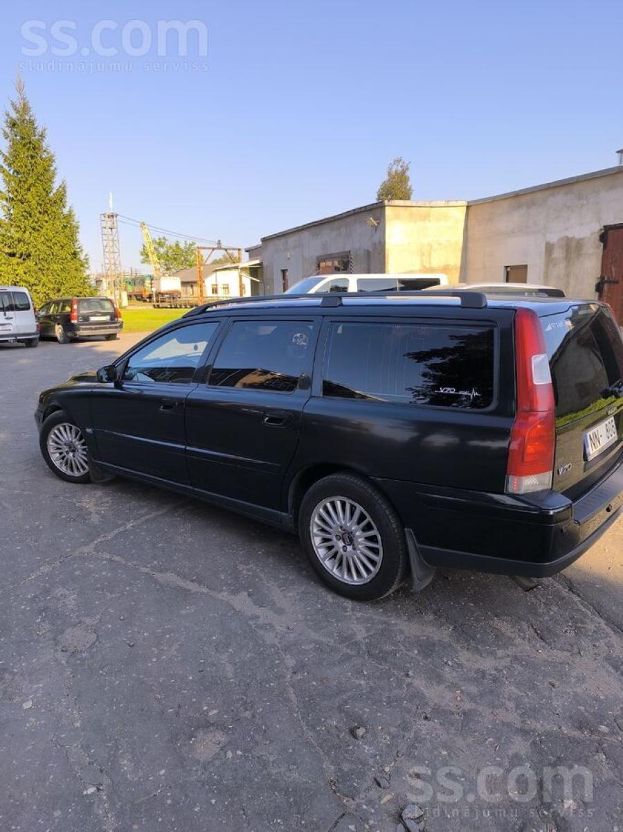 Melns Volvo V70 2005 Jelgava, ar dzinēja tilpumu 2.40 L un nobraukumu 391 tūkst. km par 1750 €, foto 5 vietnē AUTOMOTO.COM.LV