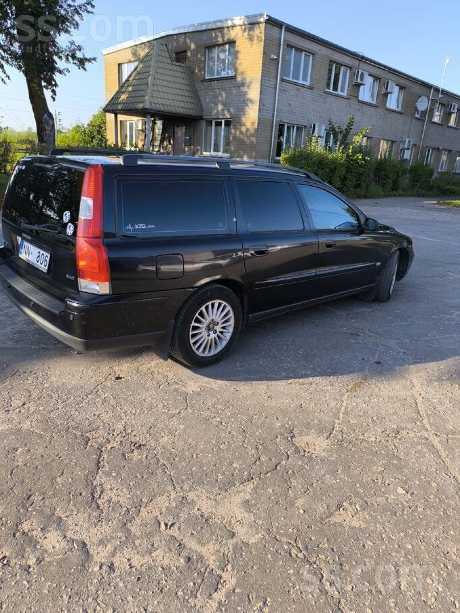 Melns Volvo V70 2005 Jelgava, ar dzinēja tilpumu 2.40 L un nobraukumu 391 tūkst. km par 1750 €, foto 7 vietnē AUTOMOTO.COM.LV