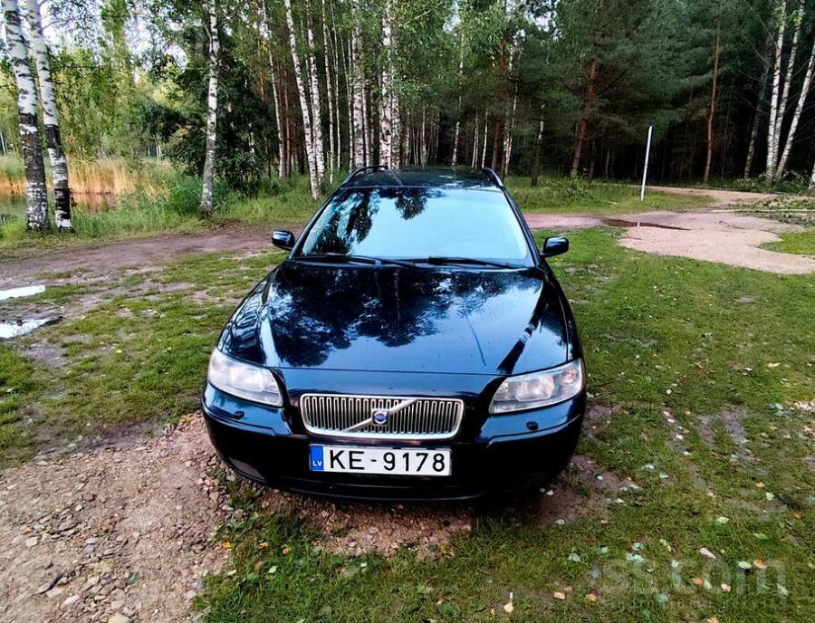 Black Volvo V70 2005 in Jekabpils, with an engine capacity of 2.40 L and mileage of 386 thousand km for 1900 €, photo 3 on AUTOMOTO.COM.LV