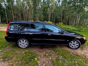 Black Volvo V70 2005 in Jekabpils, with an engine capacity of 2.40 L and mileage of 386 thousand km for 1900 €, photo 4 on AUTOMOTO.COM.LV