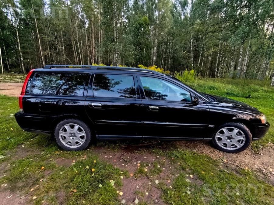 Black Volvo V70 2005 in Jekabpils, with an engine capacity of 2.40 L and mileage of 386 thousand km for 1900 €, photo 4 on AUTOMOTO.COM.LV