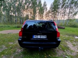 Black Volvo V70 2005 in Jekabpils, with an engine capacity of 2.40 L and mileage of 386 thousand km for 1900 €, photo 5 on AUTOMOTO.COM.LV