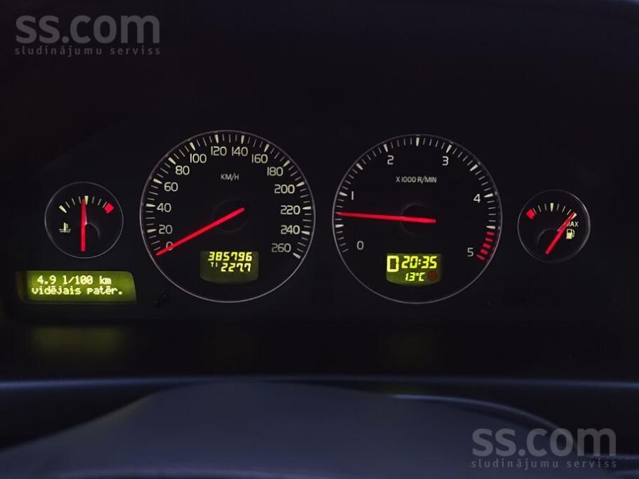 Black Volvo V70 2005 in Jekabpils, with an engine capacity of 2.40 L and mileage of 386 thousand km for 1900 €, photo 10 on AUTOMOTO.COM.LV