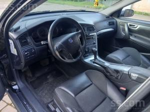 Black Volvo V70 2005 in Gulbene, with an engine capacity of 2.40 L and mileage of 449 thousand km for 1995 €, photo 6 on AUTOMOTO.COM.LV