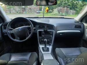 Black Volvo V70 2005 in Gulbene, with an engine capacity of 2.40 L and mileage of 449 thousand km for 1995 €, photo 7 on AUTOMOTO.COM.LV
