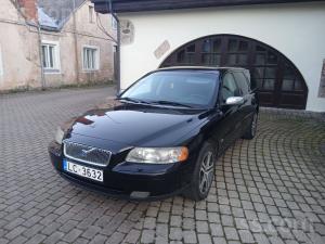 Black Volvo V70 2005 in Gulbene, with an engine capacity of 2.40 L and mileage of 449 thousand km for 1995 €, photo 8 on AUTOMOTO.COM.LV