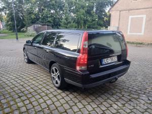 Black Volvo V70 2005 in Gulbene, with an engine capacity of 2.40 L and mileage of 449 thousand km for 1995 €, photo 14 on AUTOMOTO.COM.LV