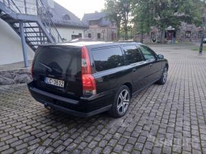 Black Volvo V70 2005 in Gulbene, with an engine capacity of 2.40 L and mileage of 449 thousand km for 1995 €, photo 17 on AUTOMOTO.COM.LV