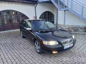 Black Volvo V70 2005 in Gulbene, with an engine capacity of 2.40 L and mileage of 449 thousand km for 1995 €, photo 20 on AUTOMOTO.COM.LV