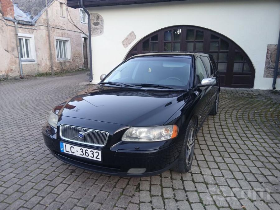 Black Volvo V70 2005 in Gulbene, with an engine capacity of 2.40 L and mileage of 449 thousand km for 1995 €, photo 23 on AUTOMOTO.COM.LV
