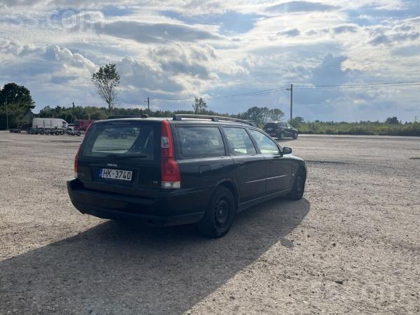 Black Volvo V70 2005 in Riga, with an engine capacity of 2.40 L and mileage of 367 thousand km for 1250 €, photo 5 on AUTOMOTO.COM.LV