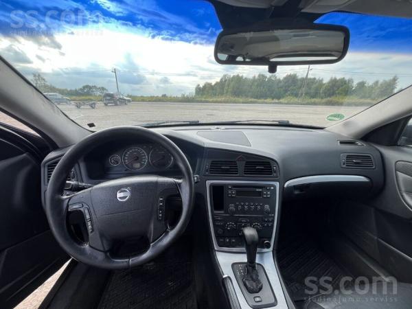 Black Volvo V70 2005 in Riga, with an engine capacity of 2.40 L and mileage of 367 thousand km for 1250 €, photo 9 on AUTOMOTO.COM.LV