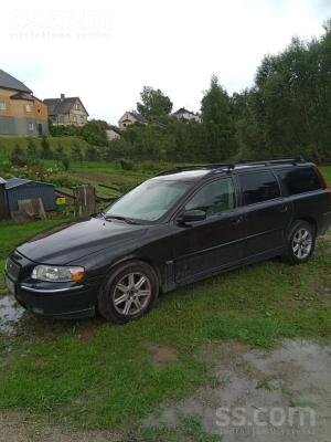 Black Volvo V70 2005 in Riga, with an engine capacity of 2.40 L and mileage of 400 thousand km for 1050 €, photo  on AUTOMOTO.COM.LV