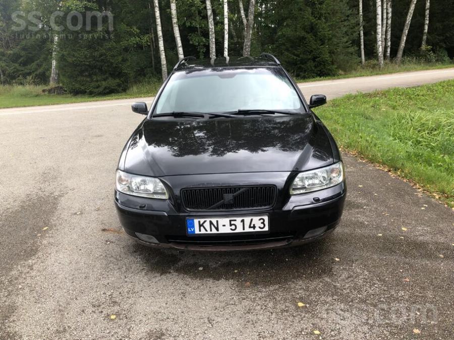 Черный Вольво В70 2005 в Рига, объемом двигателя 2.40 л и пробегом 390 тыс. км за 900 €, фото 1 на AUTOMOTO.COM.LV