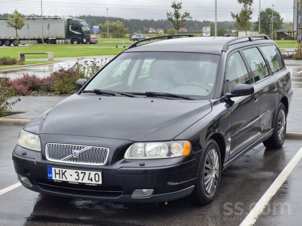Black Volvo V70 2005 in Riga, with an engine capacity of 2.40 L and mileage of 360 thousand km for 1750 €, photo 3 on AUTOMOTO.COM.LV