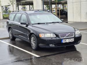 Black Volvo V70 2005 in Riga, with an engine capacity of 2.40 L and mileage of 360 thousand km for 1750 €, photo 7 on AUTOMOTO.COM.LV