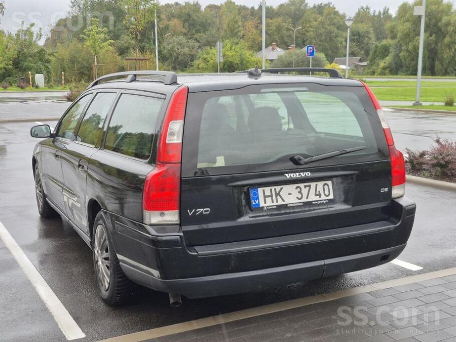 Black Volvo V70 2005 in Riga, with an engine capacity of 2.40 L and mileage of 360 thousand km for 1750 €, photo 10 on AUTOMOTO.COM.LV