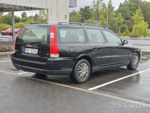 Black Volvo V70 2005 in Riga, with an engine capacity of 2.40 L and mileage of 360 thousand km for 1750 €, photo 11 on AUTOMOTO.COM.LV