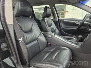 Black Volvo V70 2005 in Riga, with an engine capacity of 2.40 L and mileage of 360 thousand km for 1750 €, photo 15 on AUTOMOTO.COM.LV