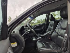 Black Volvo V70 2005 in Riga, with an engine capacity of 2.40 L and mileage of 360 thousand km for 1750 €, photo 17 on AUTOMOTO.COM.LV