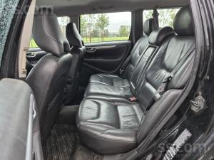 Black Volvo V70 2005 in Riga, with an engine capacity of 2.40 L and mileage of 360 thousand km for 1750 €, photo 18 on AUTOMOTO.COM.LV
