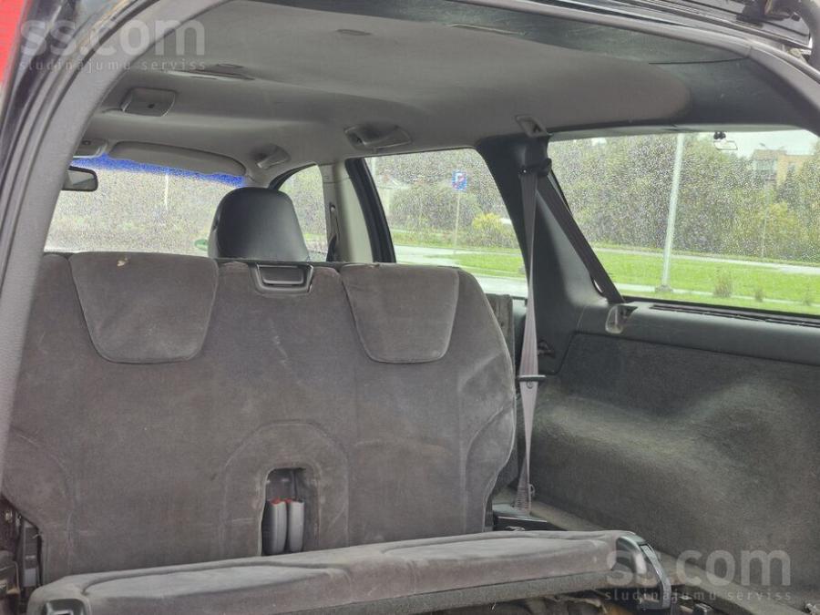 Black Volvo V70 2005 in Riga, with an engine capacity of 2.40 L and mileage of 360 thousand km for 1750 €, photo 23 on AUTOMOTO.COM.LV