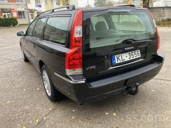 Black Volvo V70 2005 in Riga, with an engine capacity of 2.40 L and mileage of 316 thousand km for 2750 €, photo 7 on AUTOMOTO.COM.LV