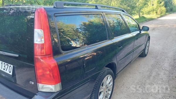 Black Volvo V70 2006 in Ogre, with an engine capacity of 2.40 L and mileage of 0 thousand km for 7600 €, photo 3 on AUTOMOTO.COM.LV