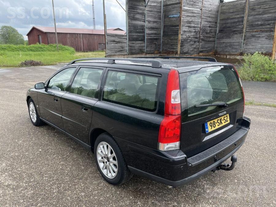 Melns Volvo V70 2006 Balvi, ar dzinēja tilpumu 2.40 L un nobraukumu 310 tūkst. km par 6200 €, foto 4 vietnē AUTOMOTO.COM.LV