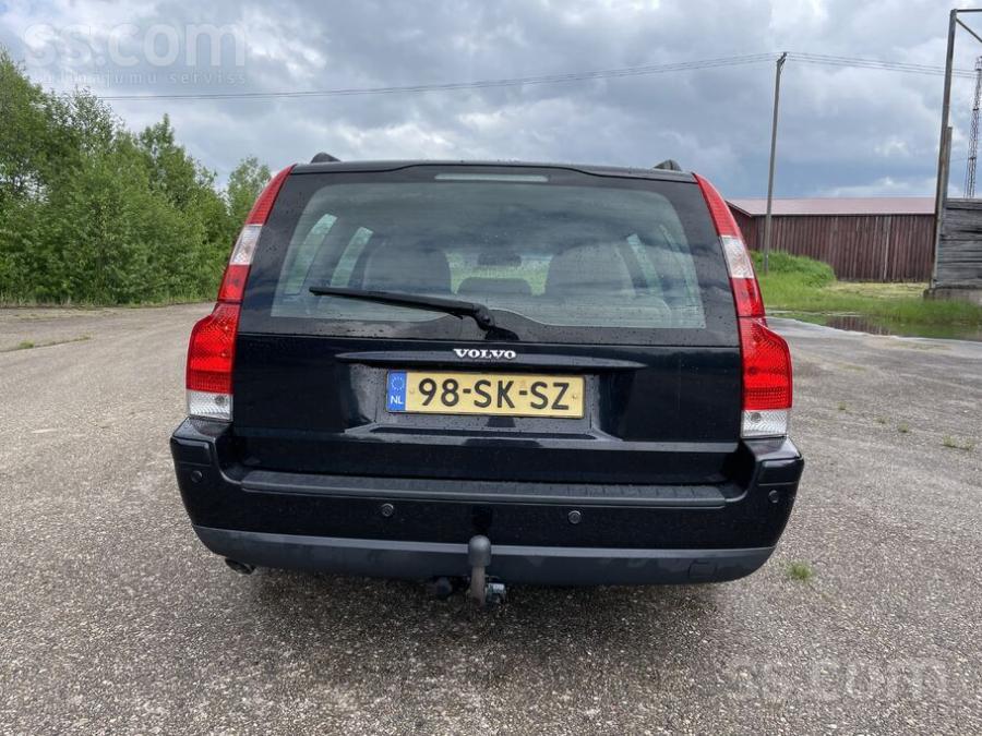 Melns Volvo V70 2006 Balvi, ar dzinēja tilpumu 2.40 L un nobraukumu 310 tūkst. km par 6200 €, foto 5 vietnē AUTOMOTO.COM.LV