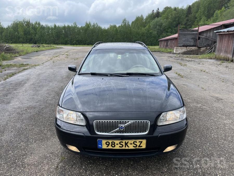 Melns Volvo V70 2006 Balvi, ar dzinēja tilpumu 2.40 L un nobraukumu 310 tūkst. km par 6200 €, foto 9 vietnē AUTOMOTO.COM.LV