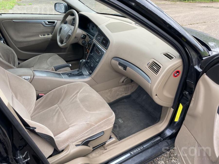 Melns Volvo V70 2006 Balvi, ar dzinēja tilpumu 2.40 L un nobraukumu 310 tūkst. km par 6200 €, foto 16 vietnē AUTOMOTO.COM.LV