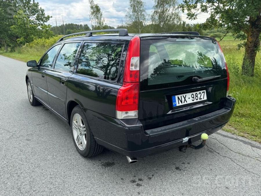 Melns Volvo V70 2006 Rīga, ar dzinēja tilpumu 2.40 L un nobraukumu 397 tūkst. km par 3000 €, foto 5 vietnē AUTOMOTO.COM.LV