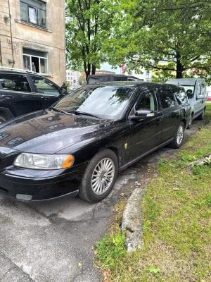 Melns Volvo V70 2006 Rīga, ar dzinēja tilpumu 2.40 L un nobraukumu 330 tūkst. km par 3250 €, foto 2 vietnē AUTOMOTO.COM.LV