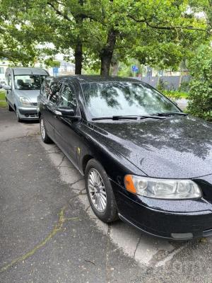 Melns Volvo V70 2006 Rīga, ar dzinēja tilpumu 2.40 L un nobraukumu 330 tūkst. km par 3250 €, foto 3 vietnē AUTOMOTO.COM.LV
