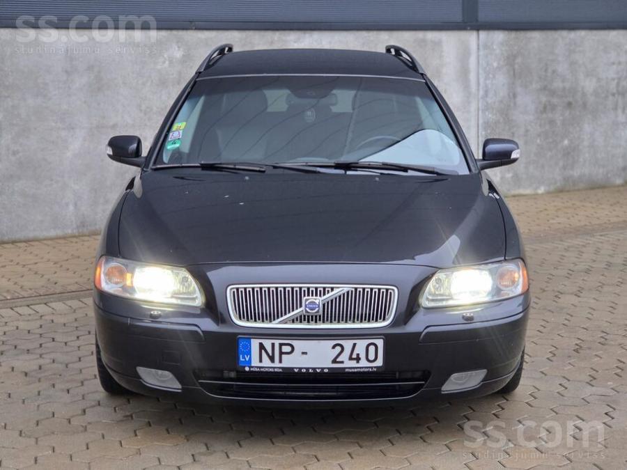 Melns Volvo V70 2006 Rīga, ar dzinēja tilpumu 2.40 L un nobraukumu 349 tūkst. km par 2990 €, foto 3 vietnē AUTOMOTO.COM.LV