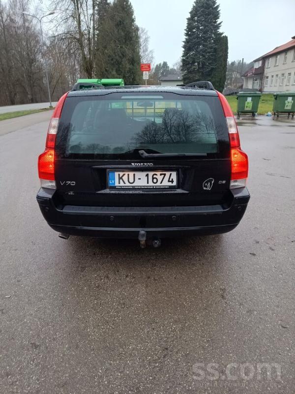 Melns Volvo V70 2006 Ogre, ar dzinēja tilpumu 2.40 L un nobraukumu 352 tūkst. km par 1800 €, foto 3 vietnē AUTOMOTO.COM.LV
