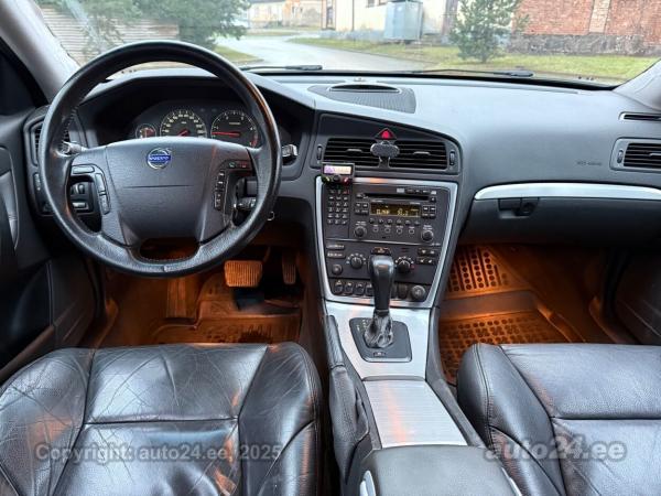 Melns Volvo V70 2006 Tartu, ar dzinēja tilpumu 2.40 L un nobraukumu 218 tūkst. km par 2950 €, foto 11 vietnē AUTOMOTO.COM.LV