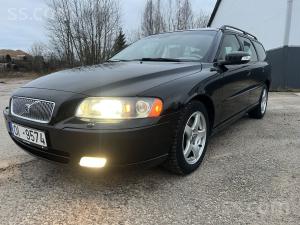Black Volvo V70 2006 in Rezekne, with an engine capacity of 2.40 L and mileage of 399 thousand km for 3150 €, photo 2 on AUTOMOTO.COM.LV