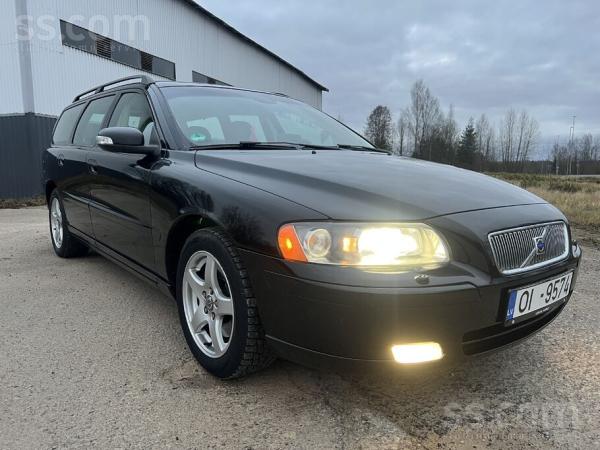 Melns Volvo V70 2006 Rēzekne, ar dzinēja tilpumu 2.40 L un nobraukumu 399 tūkst. km par 3150 €, foto 3 vietnē AUTOMOTO.COM.LV