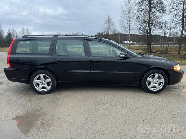 Melns Volvo V70 2006 Rēzekne, ar dzinēja tilpumu 2.40 L un nobraukumu 399 tūkst. km par 3150 €, foto 5 vietnē AUTOMOTO.COM.LV