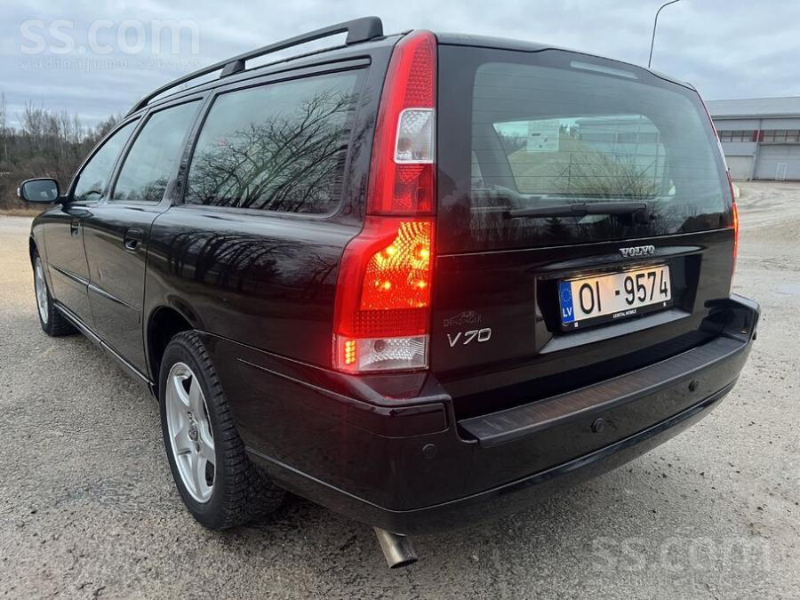 Black Volvo V70 2006 in Rezekne, with an engine capacity of 2.40 L and mileage of 399 thousand km for 3150 €, photo 8 on AUTOMOTO.COM.LV