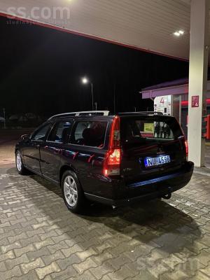 Melns Volvo V70 2006 Rīga, ar dzinēja tilpumu 2.40 L un nobraukumu 282 tūkst. km par 3950 €, foto 9 vietnē AUTOMOTO.COM.LV