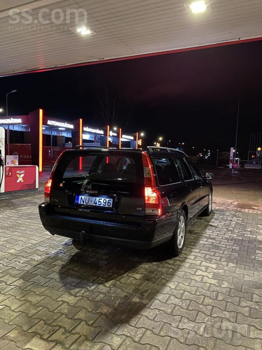Melns Volvo V70 2006 Rīga, ar dzinēja tilpumu 2.40 L un nobraukumu 282 tūkst. km par 3950 €, foto 10 vietnē AUTOMOTO.COM.LV