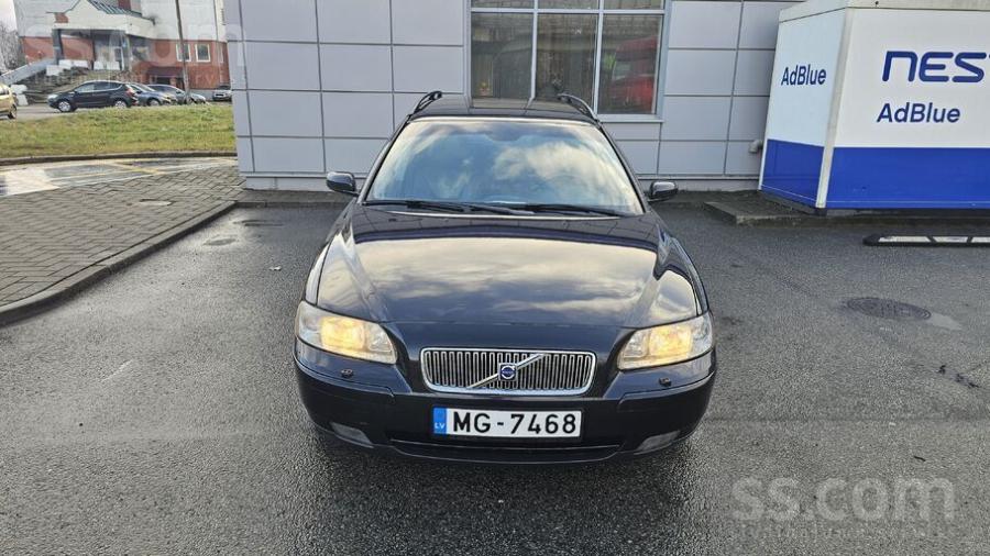 Melns Volvo V70 2006 Rīga, ar dzinēja tilpumu 2.40 L un nobraukumu 367 tūkst. km par 1650 €, foto 1 vietnē AUTOMOTO.COM.LV
